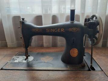 ② Mooie Oude Antieke SINGER Naaitafel uit Hout - Werkt nog ...