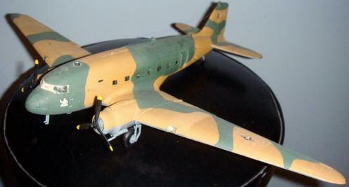 ② Maquette Douglas AC-47 Gunship, Airfix 04016-7, 1/72, 1975 ...