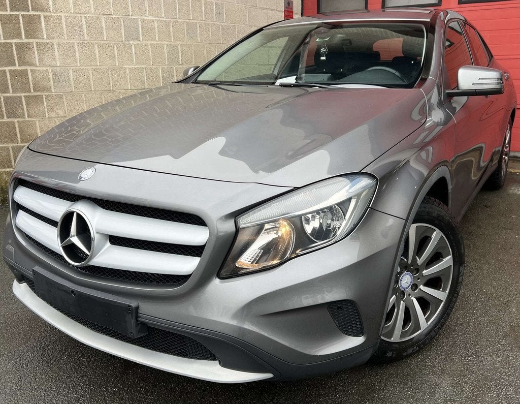 ② Mercedes-Benz GLA 180 d + NAVIGATION + CLIM — Mercedes-Benz — 2ememain