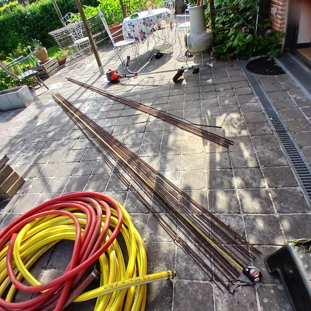 ② 48 tiges métal pour béton, différents long et diam — Métaux — 2ememain