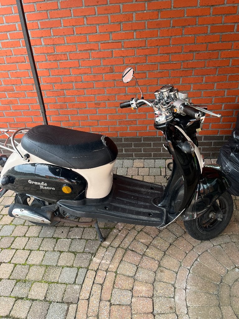 ② Scooter a klas — Brommeronderdelen | Scooters — 2dehands