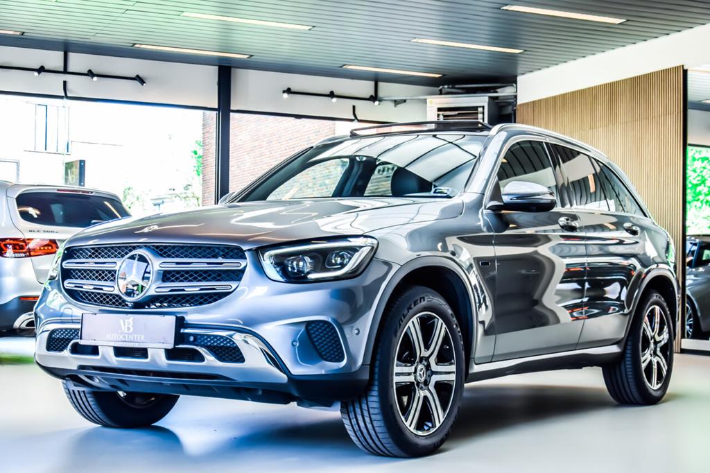 ② Mercedes-Benz GLC 300 e PHEV 4MATIC AMG int. 06/2020 - Full ...