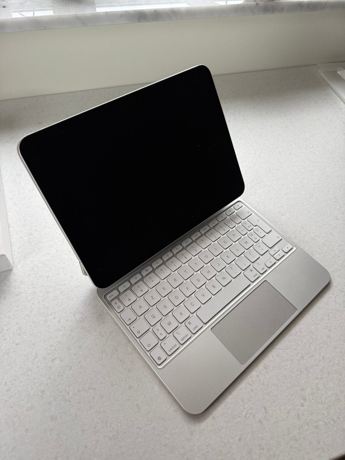 ② iPad Pro 11” M4 256GB Cellular + Apple Magic Keyboard (m2407544894 ...