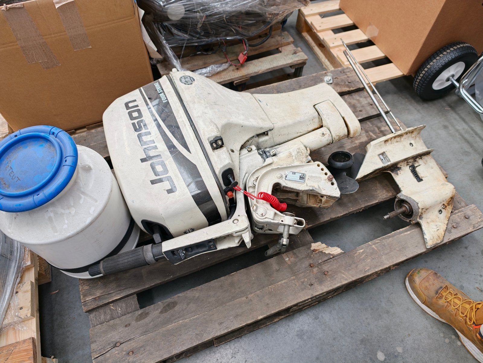 ② Johnson 9.9 buitenboordmotor voor opmaak of onderdelen — Moteurs Hors ...