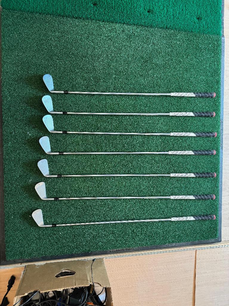 ② Fers à repasser TaylorMade P770 — 3 à PW (8 massues) — Golf — 2ememain