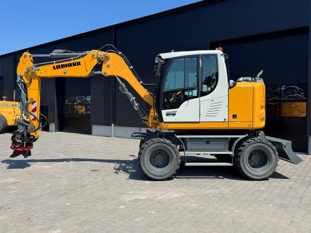 ② Liebherr A910 2023 800 uur ! Rototilt — Machines & Construction ...