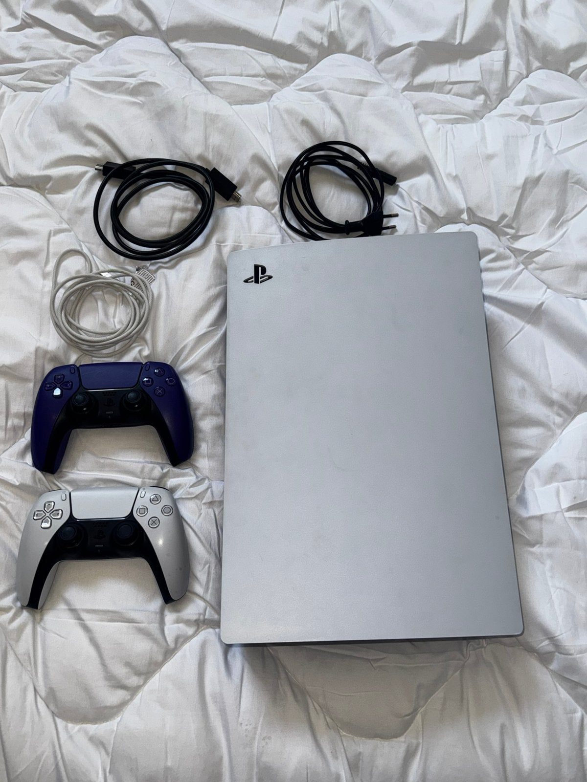 ② PlayStation 5 + 2 Manettes + Tous les câbles — Consoles de jeu | Sony ...