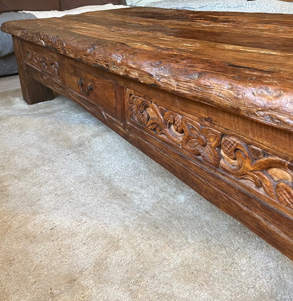 ② Grote Indonesische handgesneden salontafel massief hout — Tafels ...