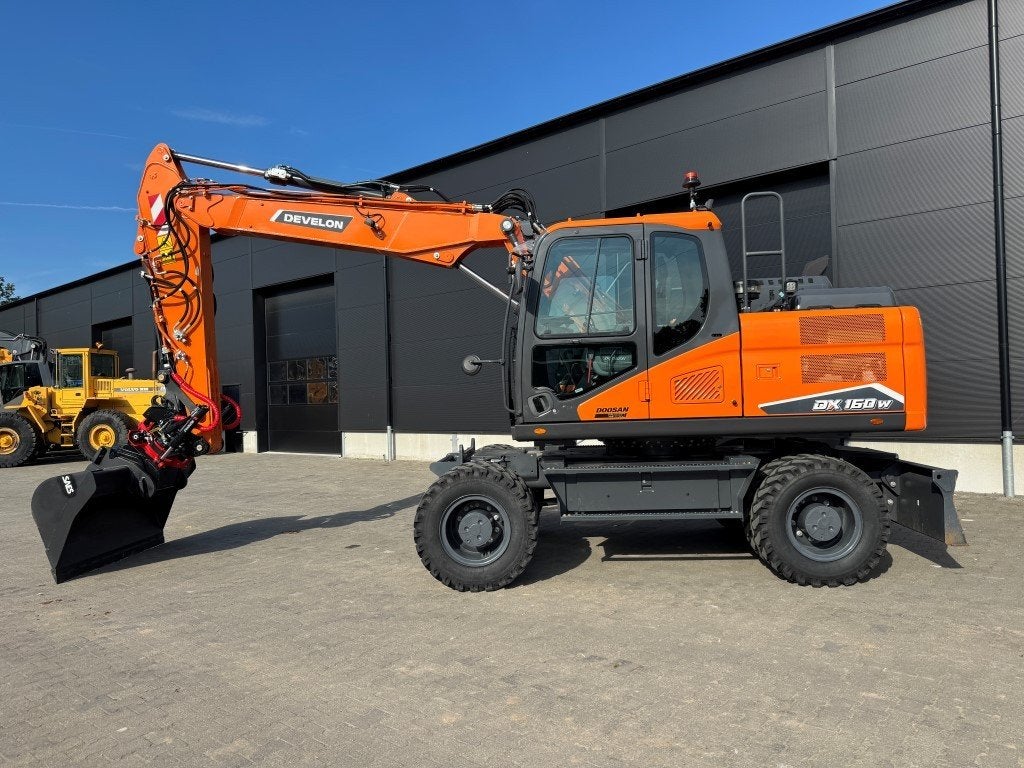 ② Doosan DX160-7 280 uur Nieuw Staat ! — Machines & Construction ...