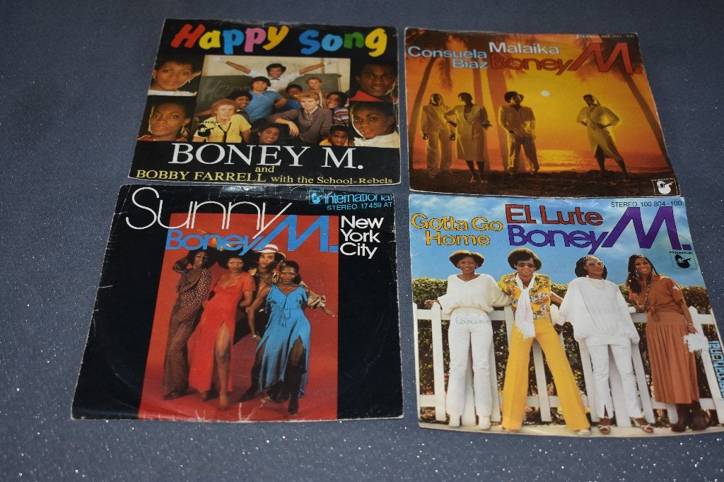 ② uit het jaar 1976 reeks en verder 45t's the best of BONEY M ...