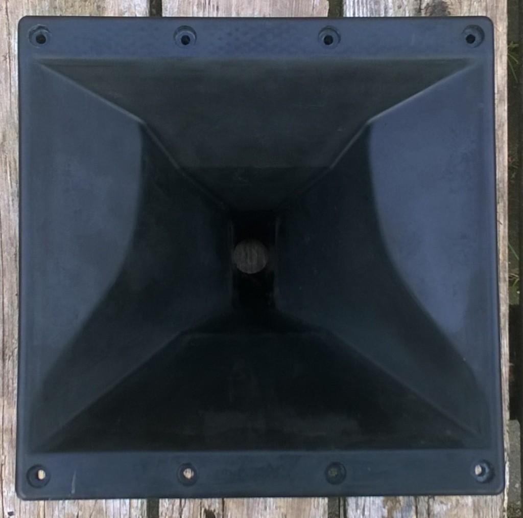 ② Hoorn leeg, 21 x 21 x 15cm — Enceintes — 2ememain