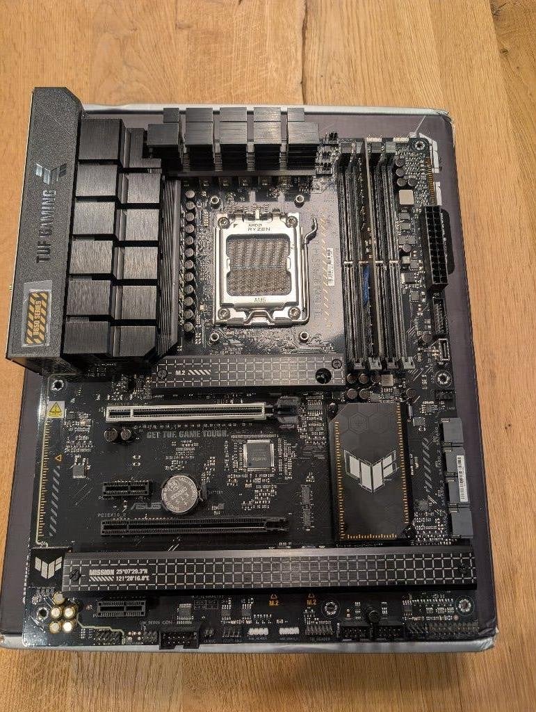 ② ASUS TUF Gaming B650-PLUS WIFI + Crucial 32GB DDR5-5600 CL46 ...