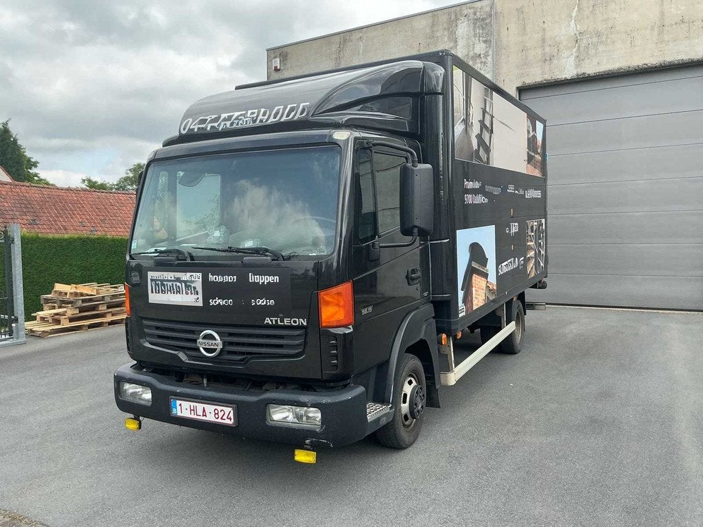 ② 2009 Nissan Atleon TK5615 Bakwagen — Vrachtwagens — 2dehands
