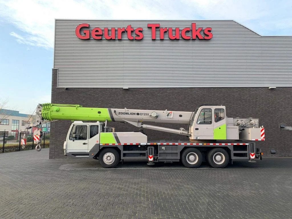 ② Zoomlion QY25V51.5 25 TONS CRANE/KRAN/GRUA/KRAAN (bj 2016) — Machines ...