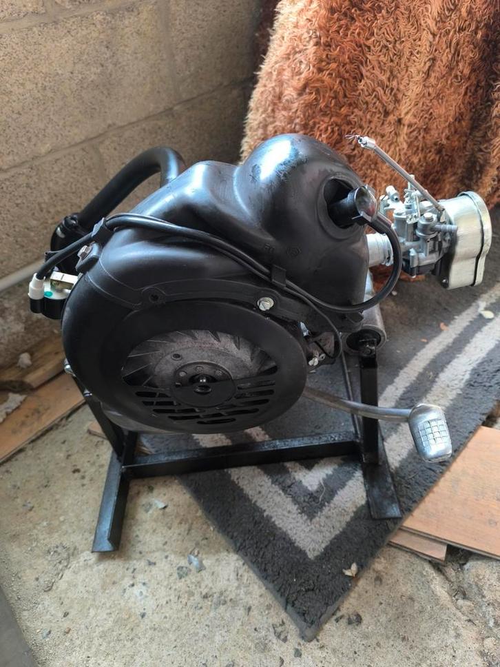 ② Volledig gerenoveerde speciale Vespa 50-motor — Brommers | Oldtimers ...