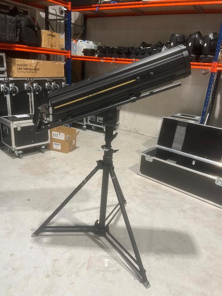 ② Eurolite LED SL-600 DMX Search Light incl. Flightcase — Lumières ...