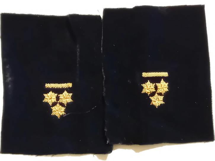 ② Rijkswacht graden gala spencer Kapitein-Commandant — Militaria ...