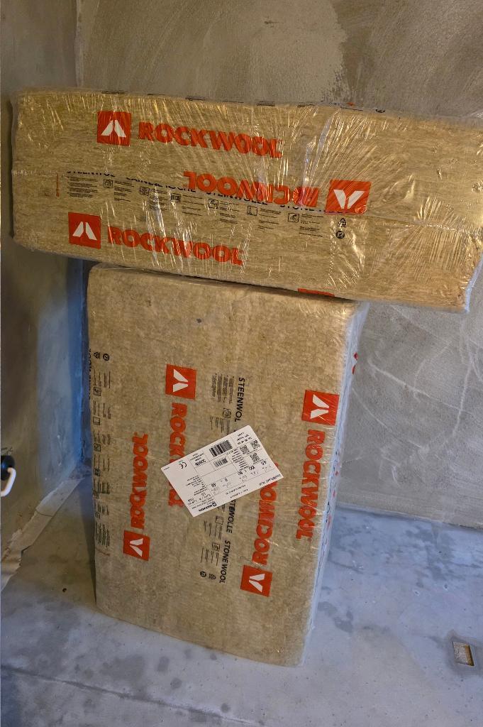 ② plaque de plâtre, isolant, metal stud "gyproc/siniat" — Plaques ...