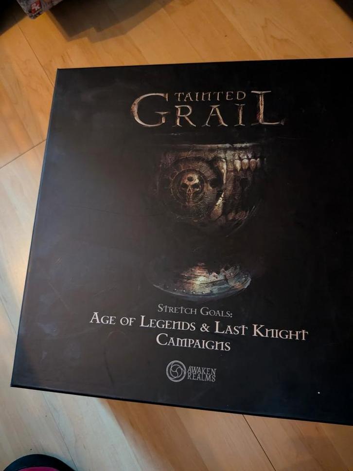 ② Tainted grail: Fall of Avalon + All stretch goals — Jeux de société ...