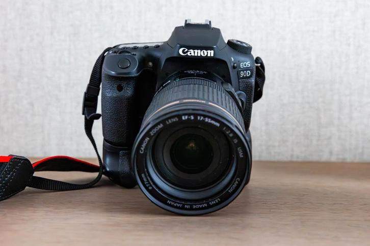 ② Canon D90+LENS 17-55MM 2.8,batterijgrip,3 batterijen, sd — Appareils ...
