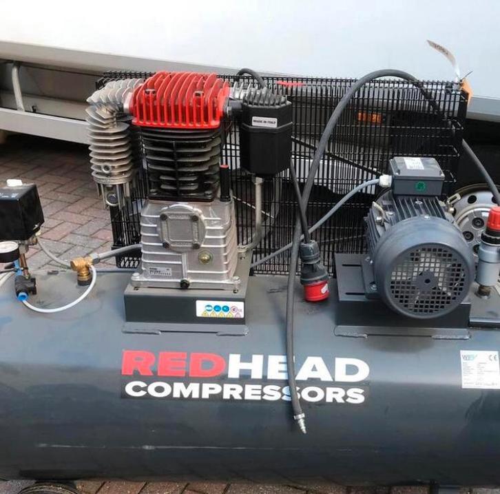 ② Compressor 5.5 HP/4 KW , bijna nieuw ..BIEDEN — Compresseurs — 2ememain