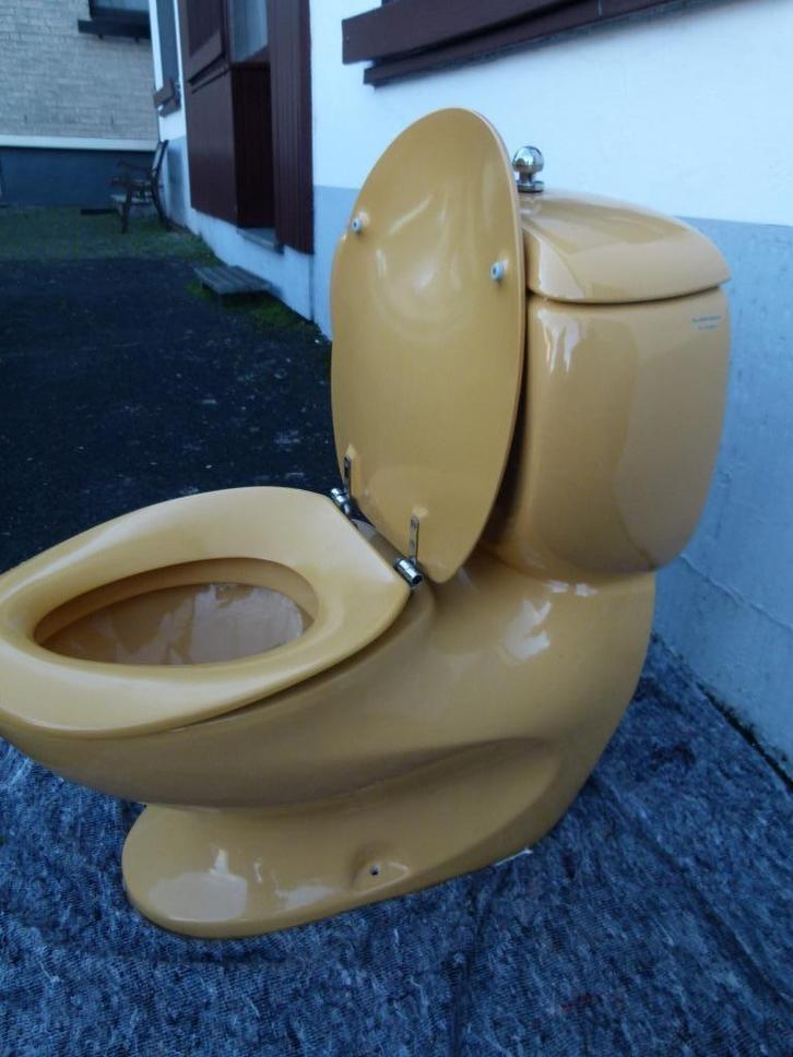 ② vintage toilet space age Luigi Colani V&B 70er Curry — Retro — 2dehands