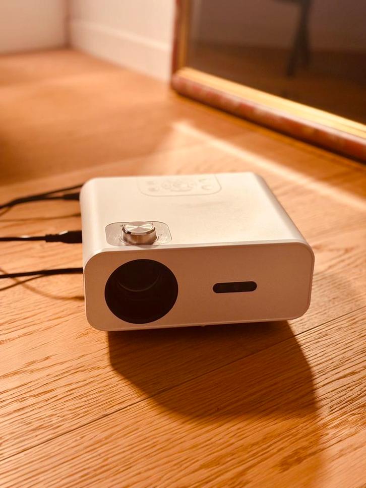 ② Kleine projector (beamer) Blitzwolf V5 Max — Beamers — 2dehands