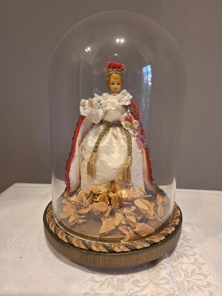 ② Stolp met daaronder Jezus van Praag — Antiquités | Objets religieux ...