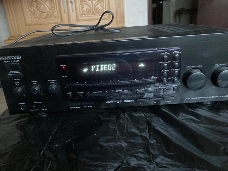 ② Versterker/tuner Kenwood model KR-V5080 + 2 luidsprekers JBL ...