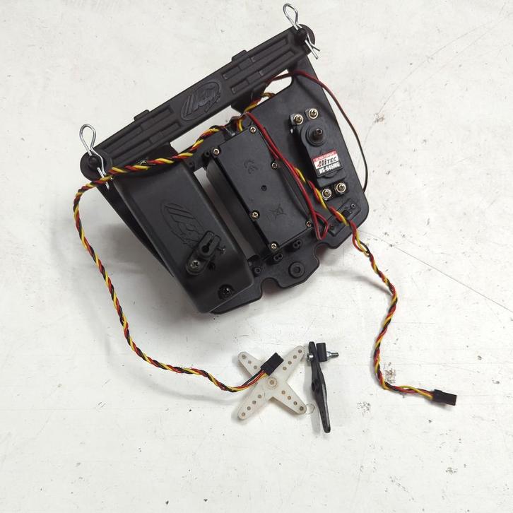 ② FG 2wd servoplaat Hitec servo's (Offroad Marder Monstertruck ...