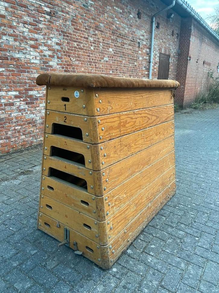 ② Ancien plinthe en bois — Gymnastique — 2ememain