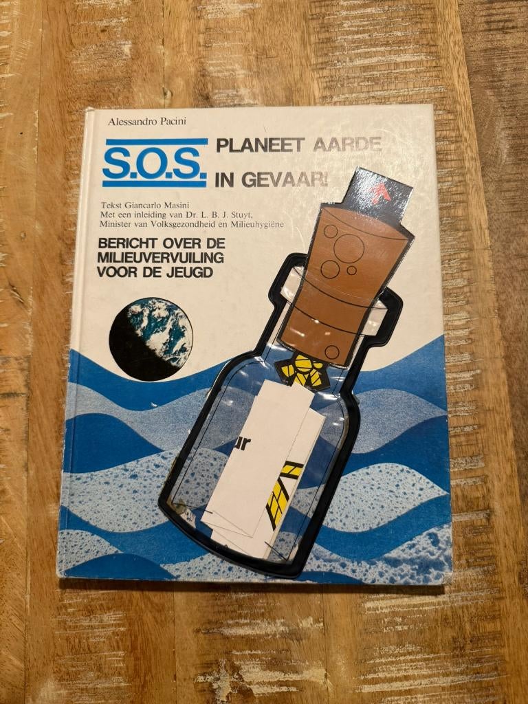 ② S.O.S. Planeet Aarde in gevaar! - Alessandro Pacini — Kinderboeken ...