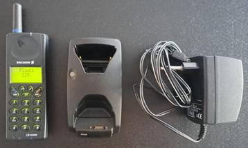 ② Ericsson GH688 met laadstation en lader — Téléphonie mobile ...