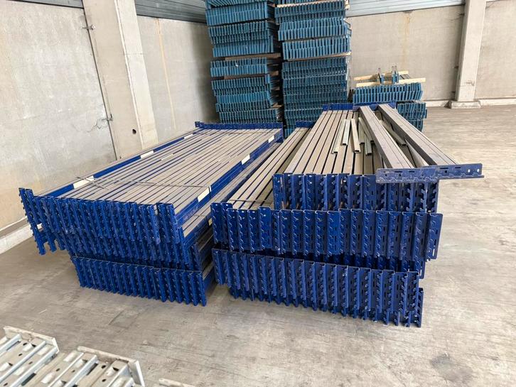 ② Palletsteling in zeer goede staat 1,8 m hoog — Aménagement de Bureau ...