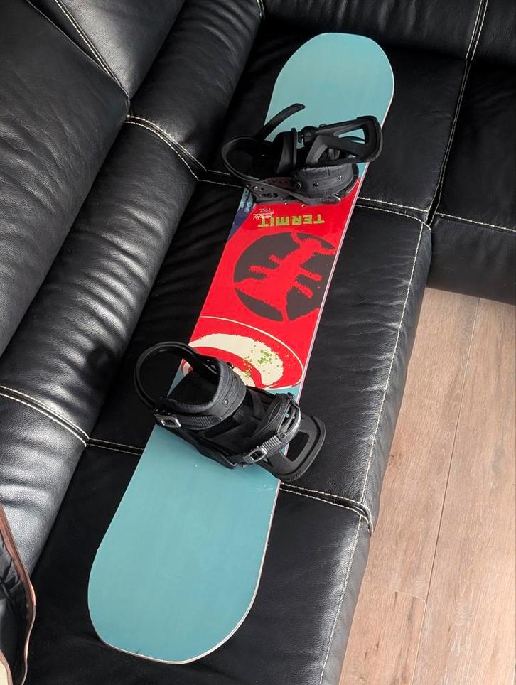 ② Snowboard Termit 158 met Burton bindingen en tas — Snowboarden — 2dehands