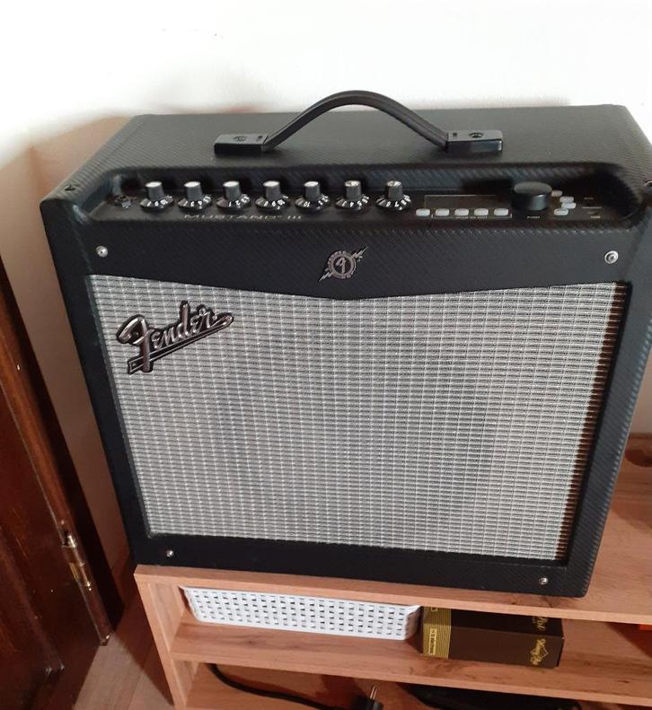 ② Fender Mustang III versterker — Versterkers | Bas en Gitaar — 2dehands