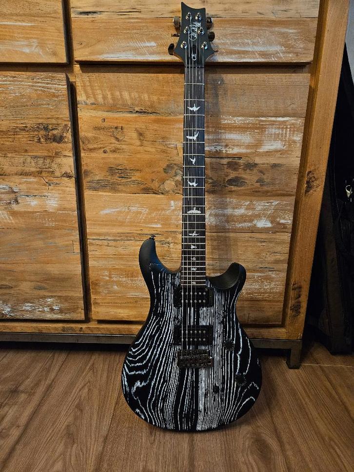 ② PRS SE Swamp Ash CE 24 Sandblasted Limited Edition white ...