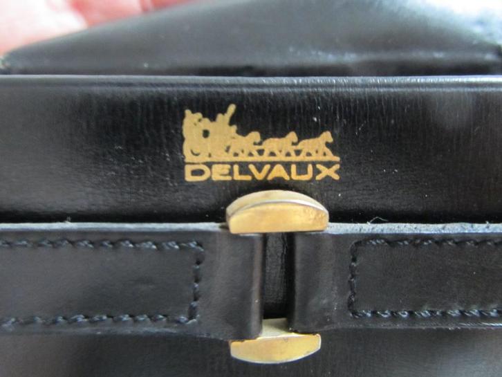 ② DELVAUX Très RARE étui edt 1er GALOP siglé — Tassen | Damestassen ...