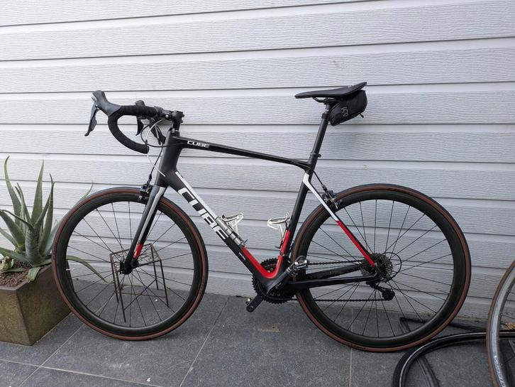 ② Cube Attain maat L (60) - 2 wielsets — Vélos | Vélos de course — 2ememain