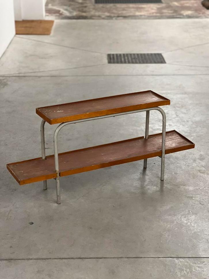 ② Plantenhouder van metaal en hout uit de jaren 50 — Tafels ...