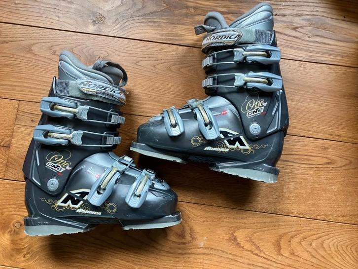 ② Chaussures de ski Nordica One taille 22.5-23,5 — Ski & Ski de fond ...