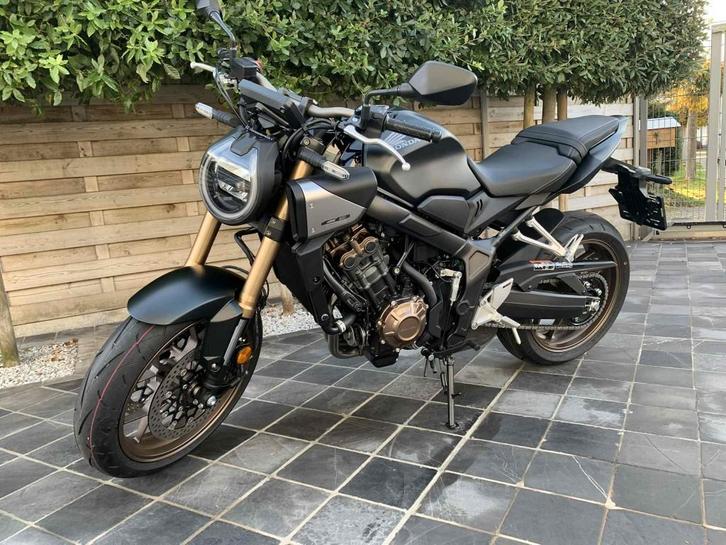 ② honda cb650r E-clutch **9/2025**mat gun**70km!!!**nieuw ** — Motoren ...