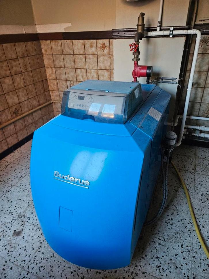 ② Chaudière à gaz à condensation Buderus 28 kW — Chauffe-eau & Boilers ...