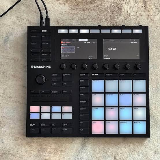 ② Maschine Mk3 Native Instrument — Midi-apparatuur — 2dehands