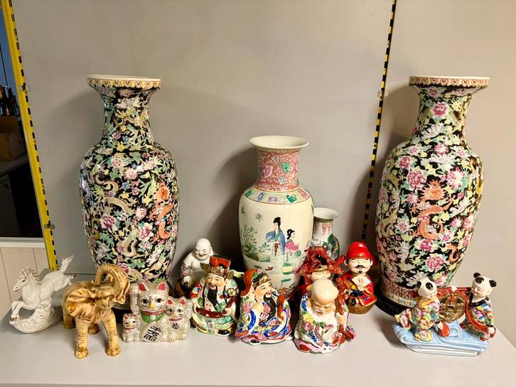 ② Chinese vazen en beeldjes — Antiek | Vazen — 2dehands