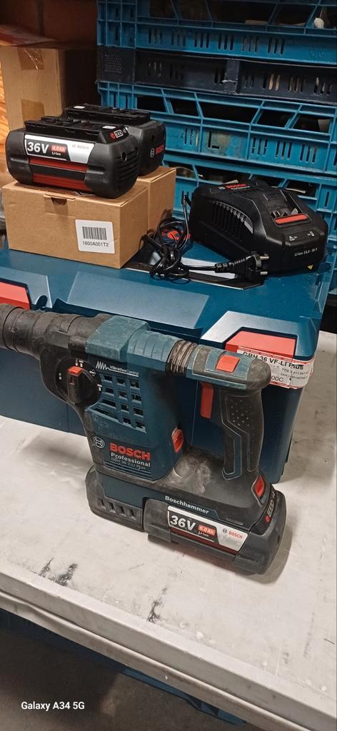 ② Bosch 36 volts avec 2 nouvelles batteries et un nouveau char ...