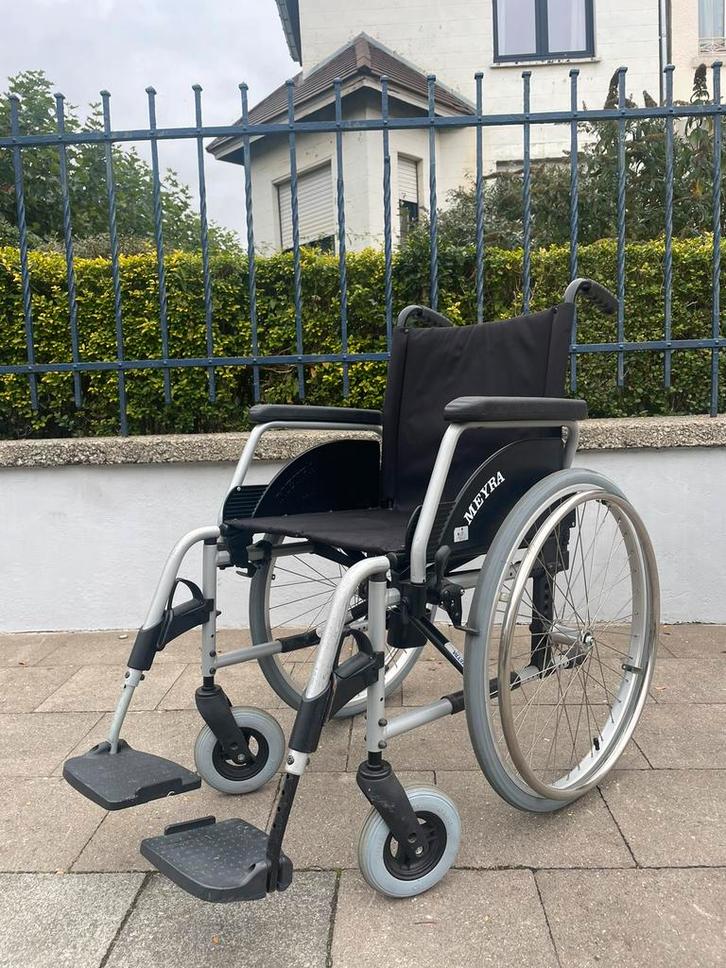 ② Chaise roulante pliable Meyra état neuf — Chaises roulantes — 2ememain