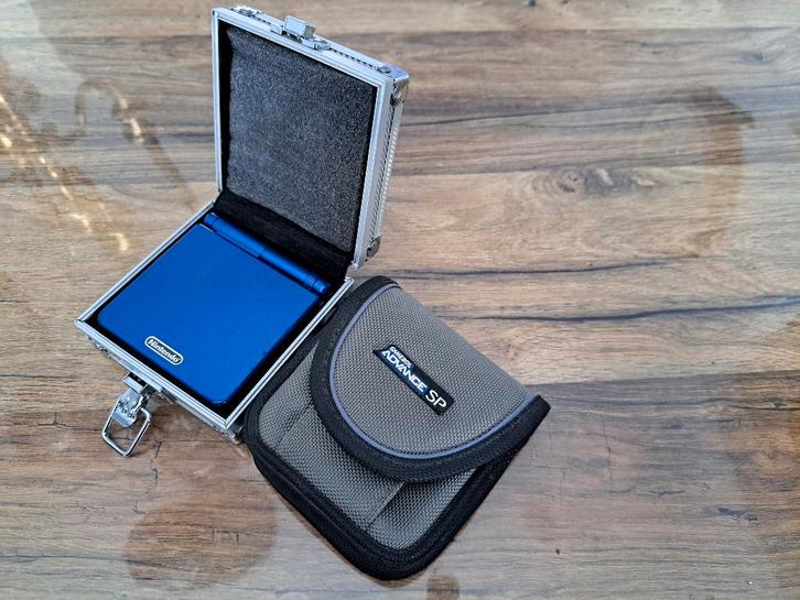 ② GameBoy Advance SP (GBA SP) Inc. accessoires — Spelcomputers ...
