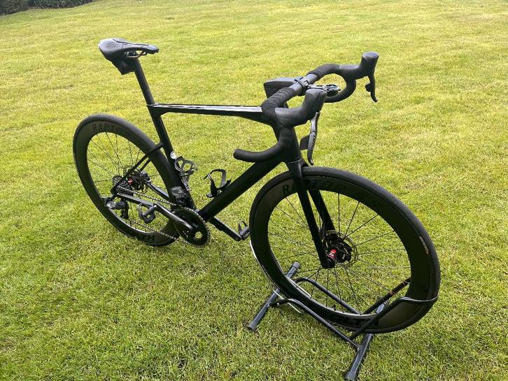 ② BMC Roadmachine 01 FIVE SRAM FORCE M 56 TOPCONDITIE 2023 — Vélos | Vélos de course — 2ememain