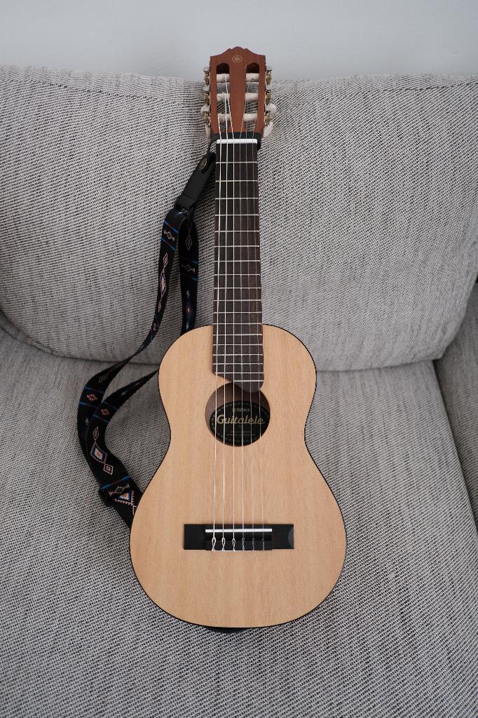 ② Yamaha GL1 Guitalele – met upgrades – E-tuning — Snaarinstrumenten ...